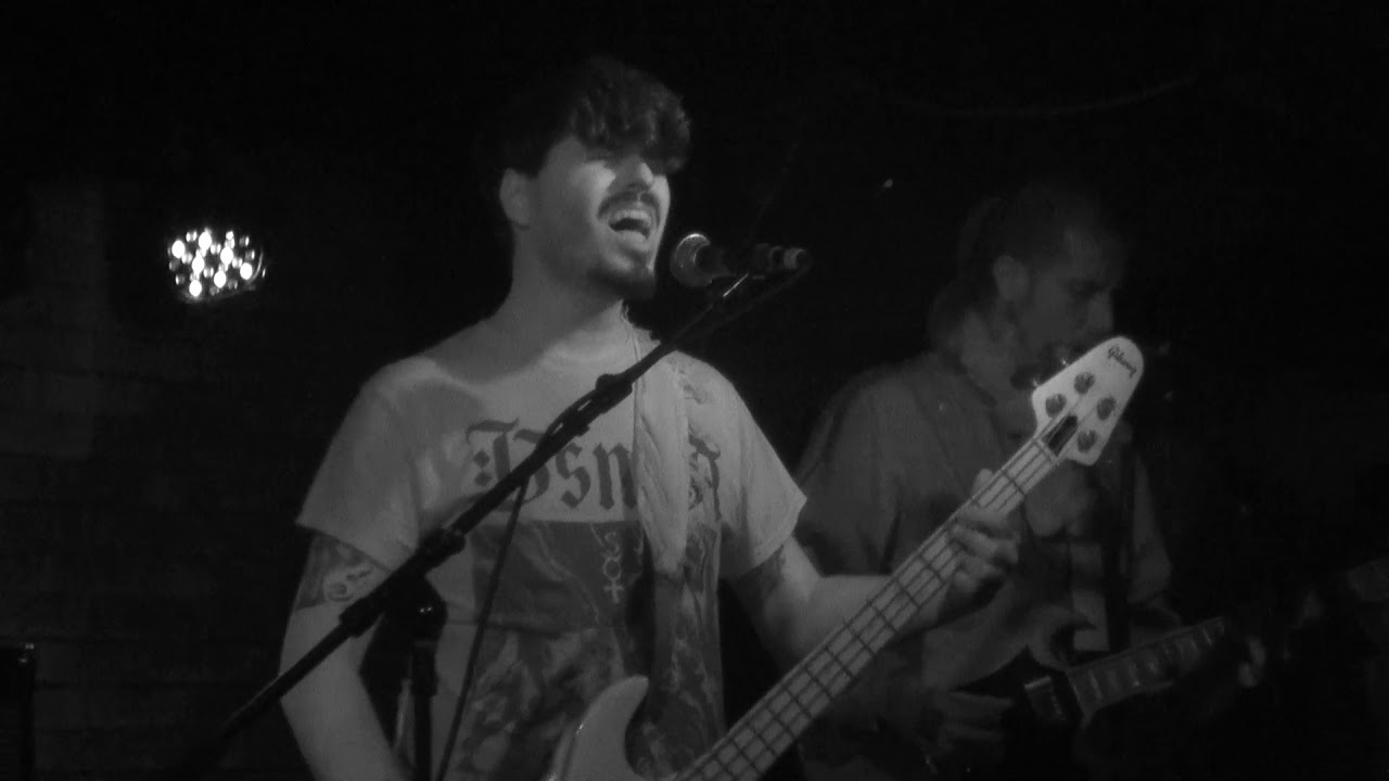 Knees Please - Live at Ozen Bar 30/12/17 - YouTube