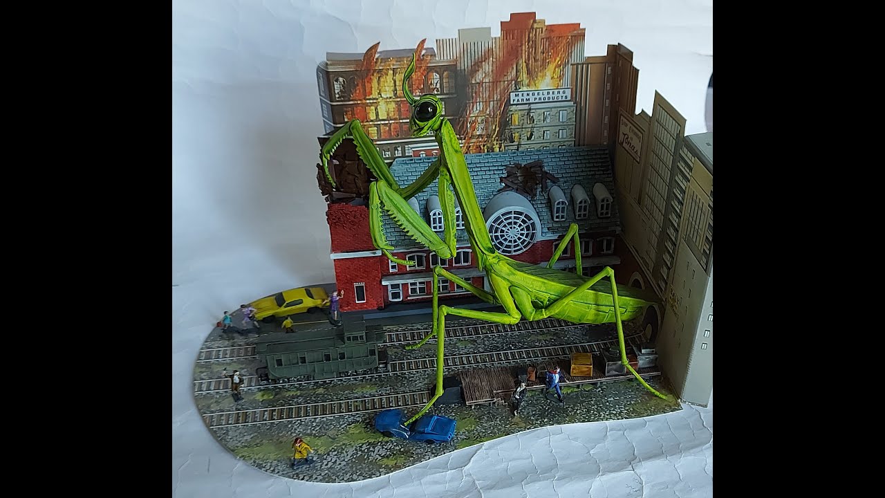AMT Gigantics COLOSSAL MANTIS model kit diorama - YouTube