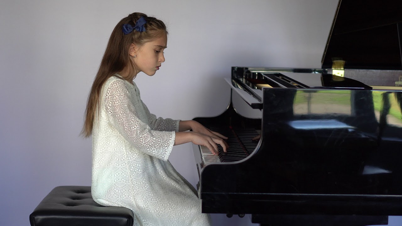 J.S. Bach/A.Siloti, "Prelude in B minor" BWV 855A - YouTube