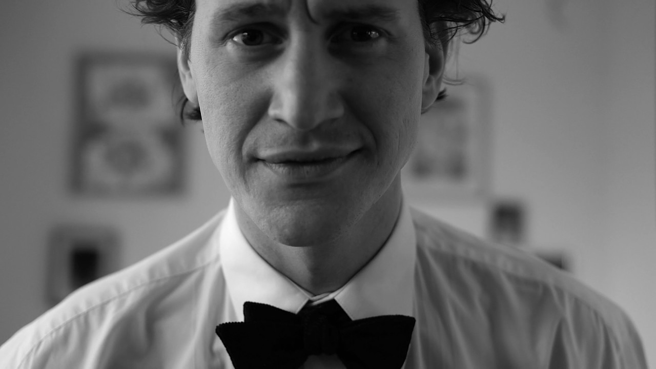 One-minute-portrait of poet Jesse Laport for Selon Sebastiaan - YouTube