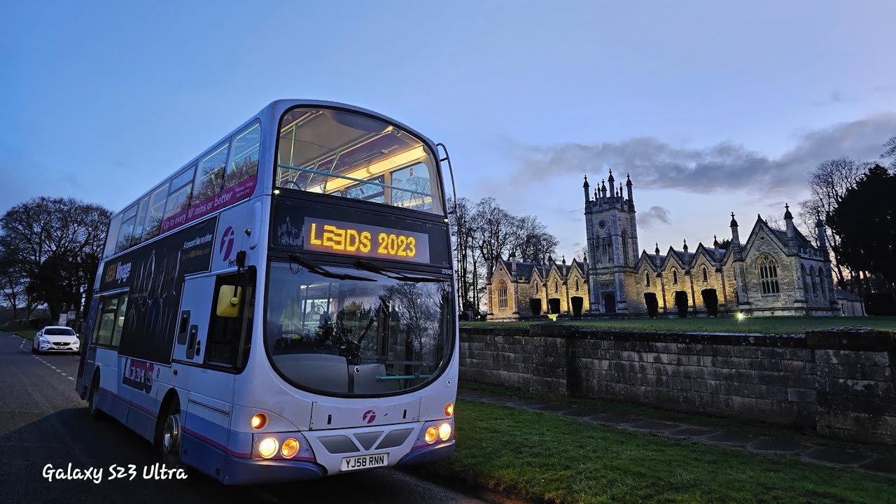 🚍Walkaround First Leeds 37645 YJ58 RNN Volvo B9 - YouTube