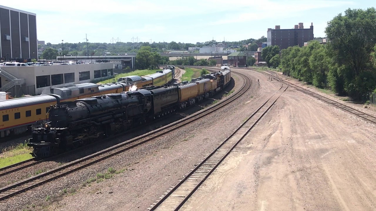 Big Boy 4014 Coming Into Omaha Nebraska Union Station 7/12/2019 - YouTube