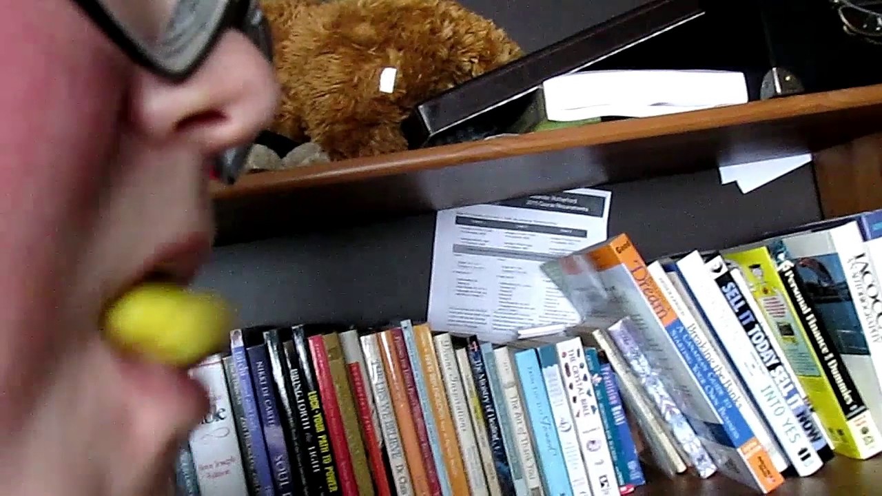 Bubble Gum blowing and popping in slow motion! - YouTube