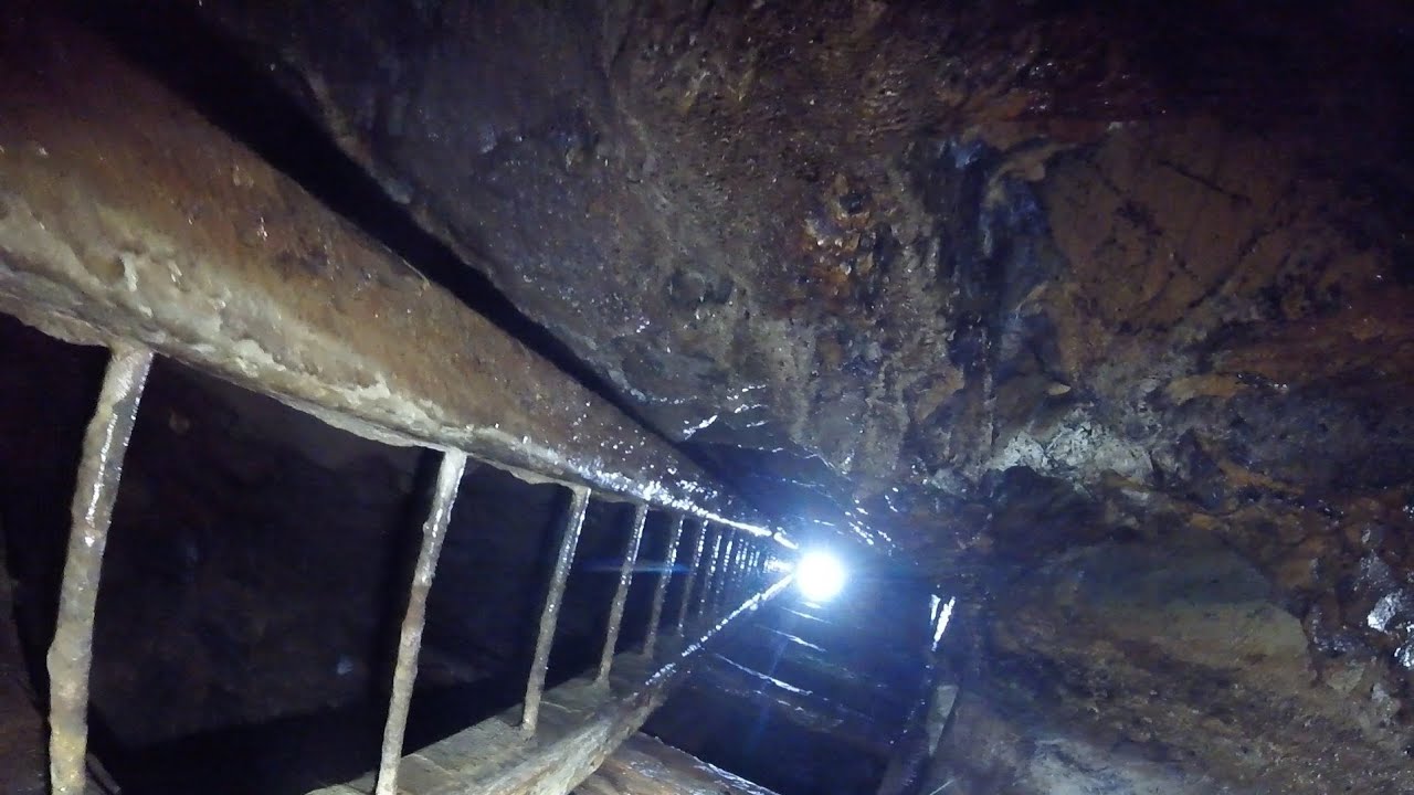 Spicy mine ladder, 3 points of contact - YouTube