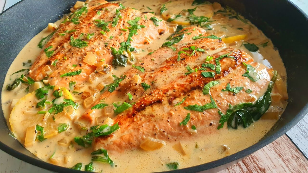 Somon prajit cu sos cremos de usturoi | Pan Fried Salmon with Creamy ...