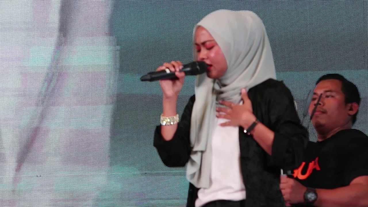Teguh Setia-Muna Shahira LIVE 2019 Jelajah Karisma Suria FM 2019 ...