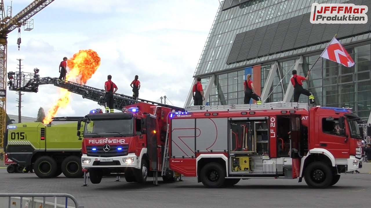 Rosenbauer Stuntshow auf der INTERSCHUTZ 2015 - YouTube