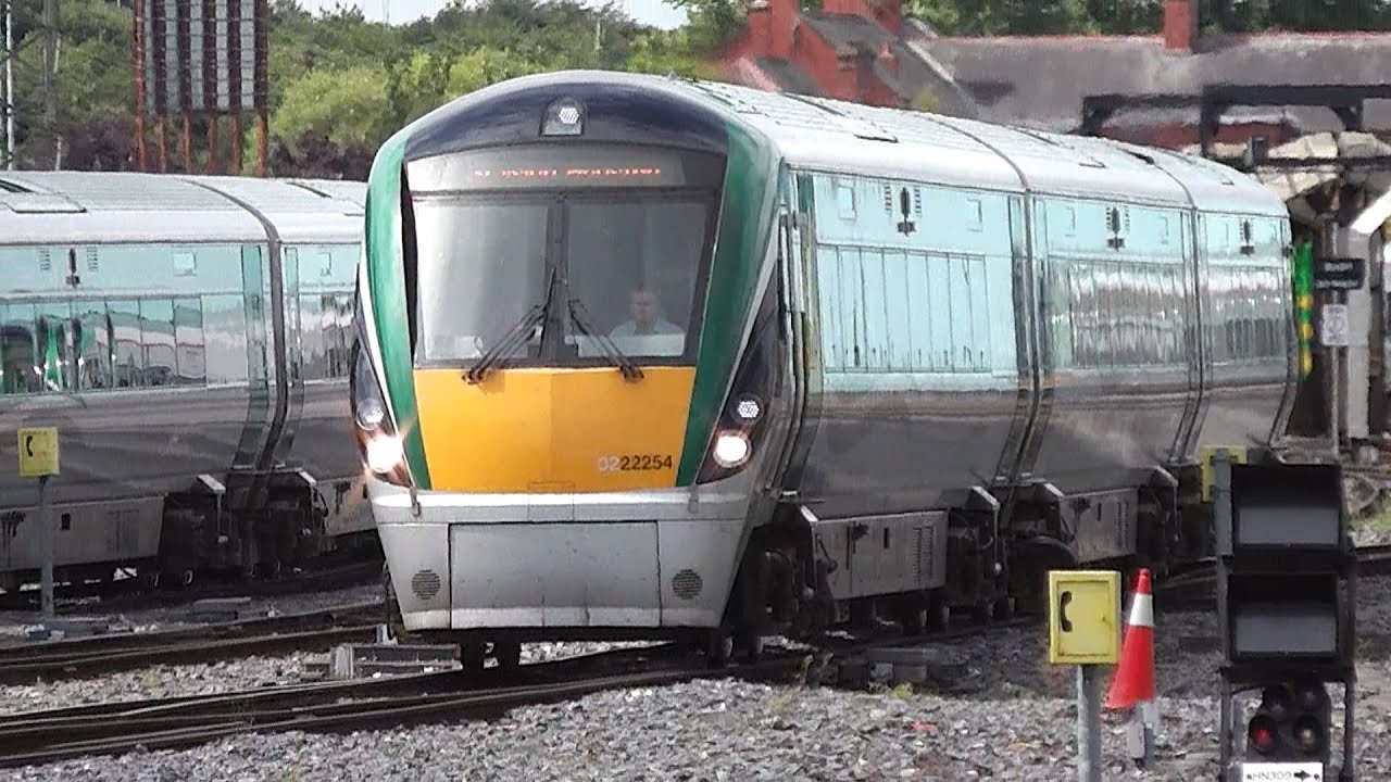 IE 22000 Class Intercity Train number 22254 - Heuston Station, Dublin ...