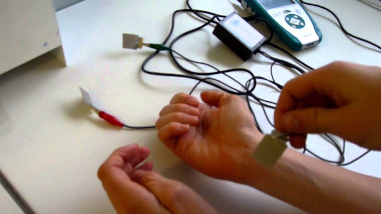 Comment réaliser un électrocardiogramme (ECG) ? - YouTube