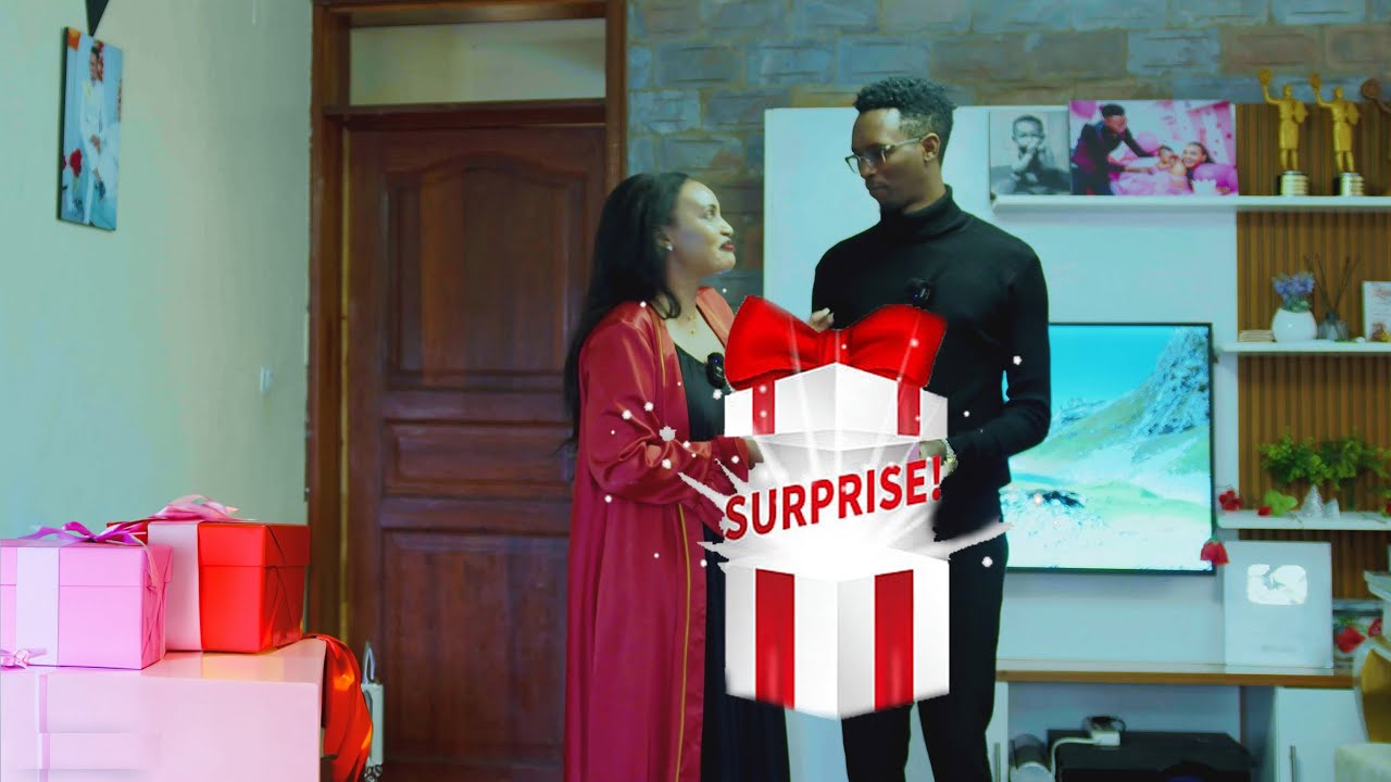 GIFT NUMBER 2 SURPRISE , Valentine's Day - YouTube