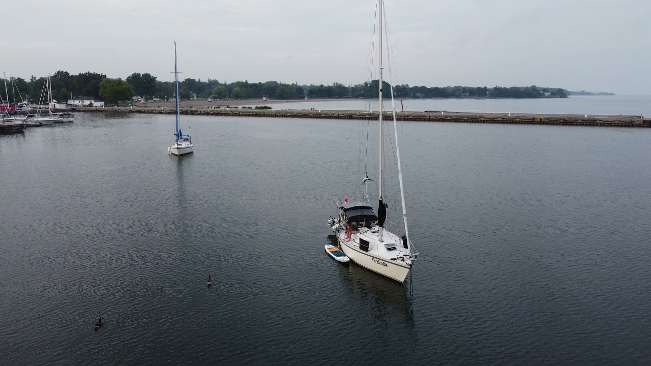 voilier PatKalie, Cobourg Harbour 3, Lac Ontario - YouTube