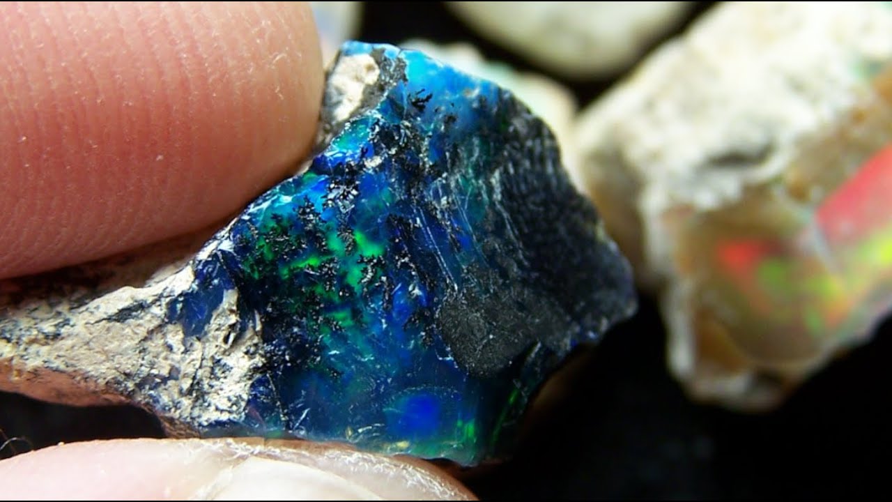 Opal Cutting Roughing Welo Ethiopian Opals unveiling hidden patterns colors and opal giveaway ...