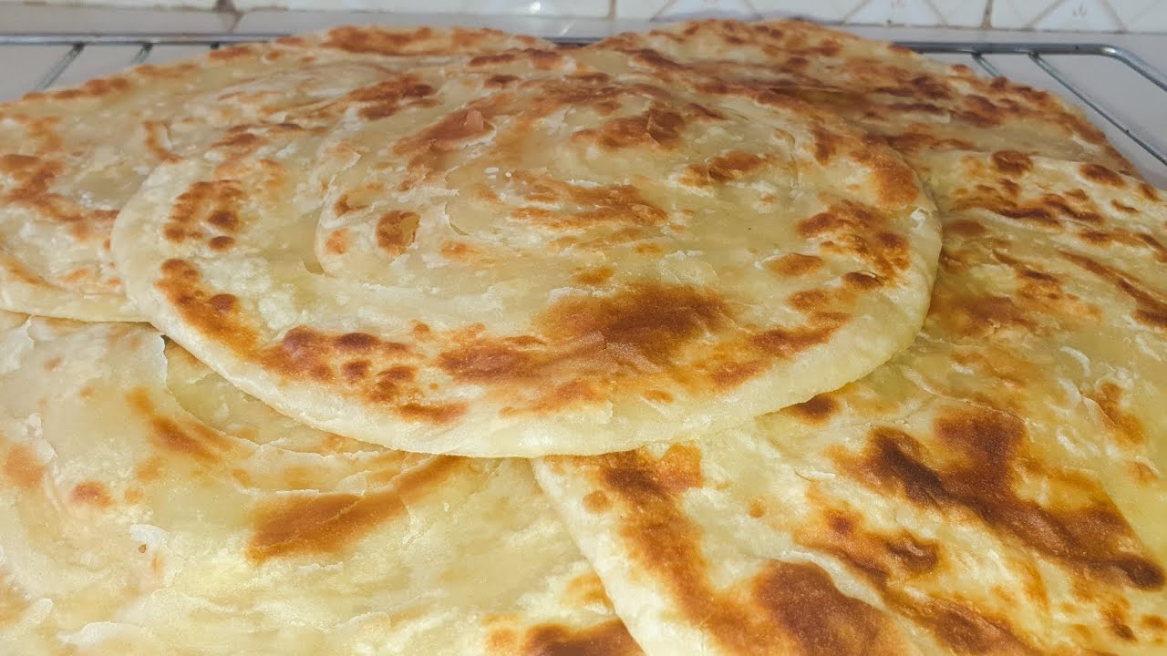 The best way to fold your dough for soft multi layered chapati|| Soft ...