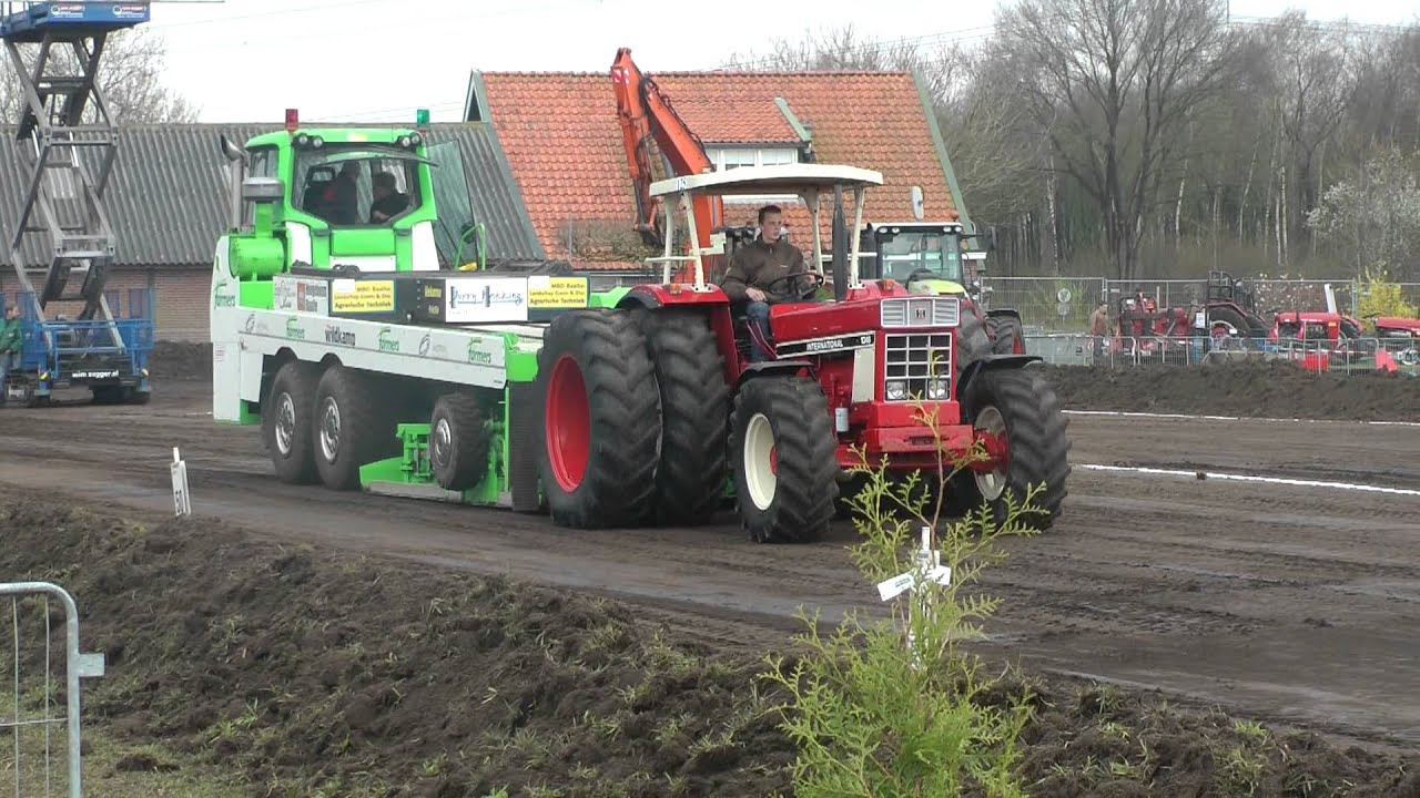 Case International 1046 trekkertrek marle 2012 - YouTube