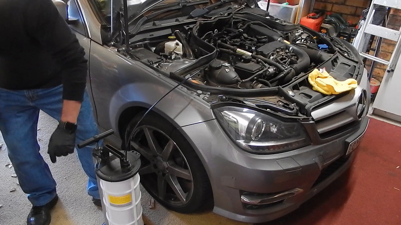 Mercedes-Benz C250 W204/C204 DIY Service (B) - YouTube