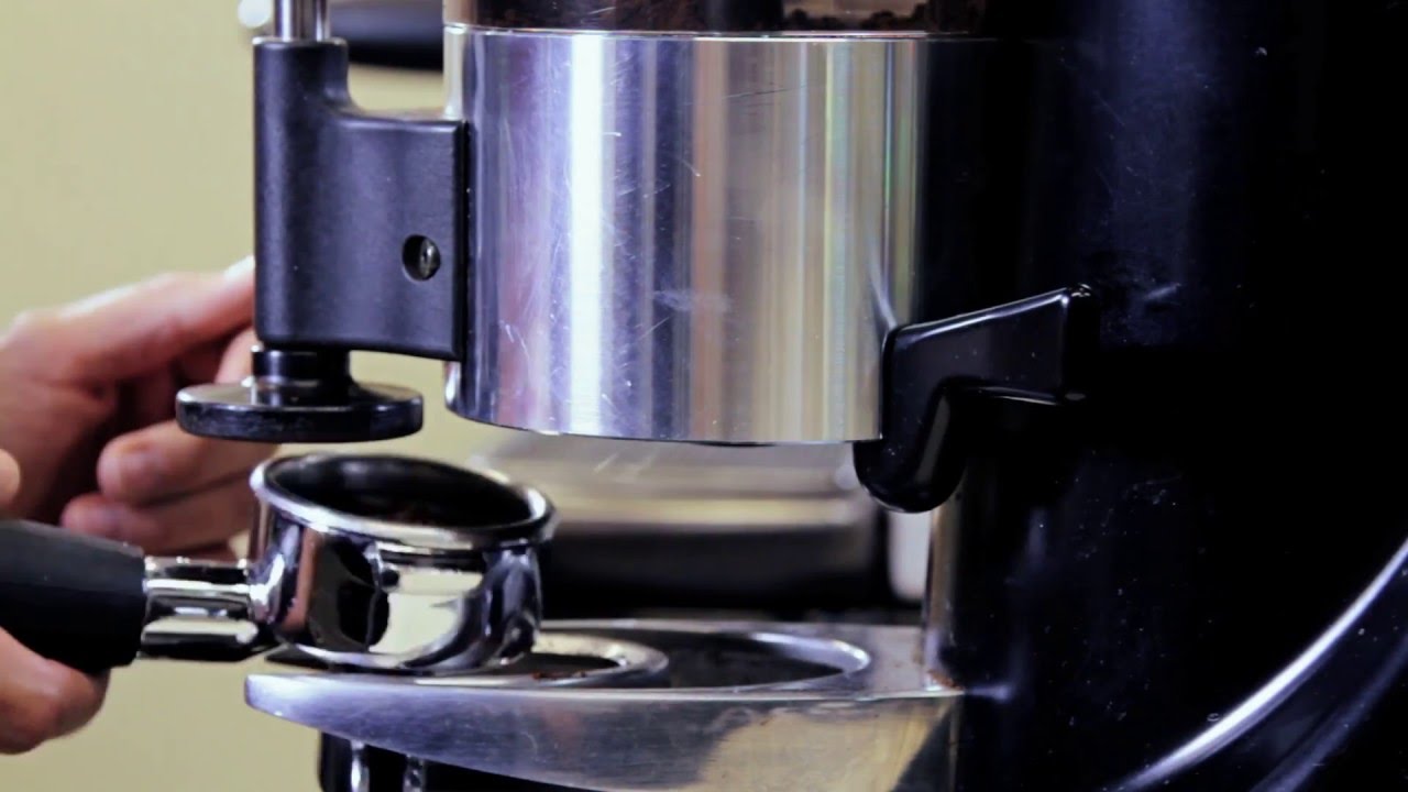 Coffee extraction errors: dosing and tamping - YouTube