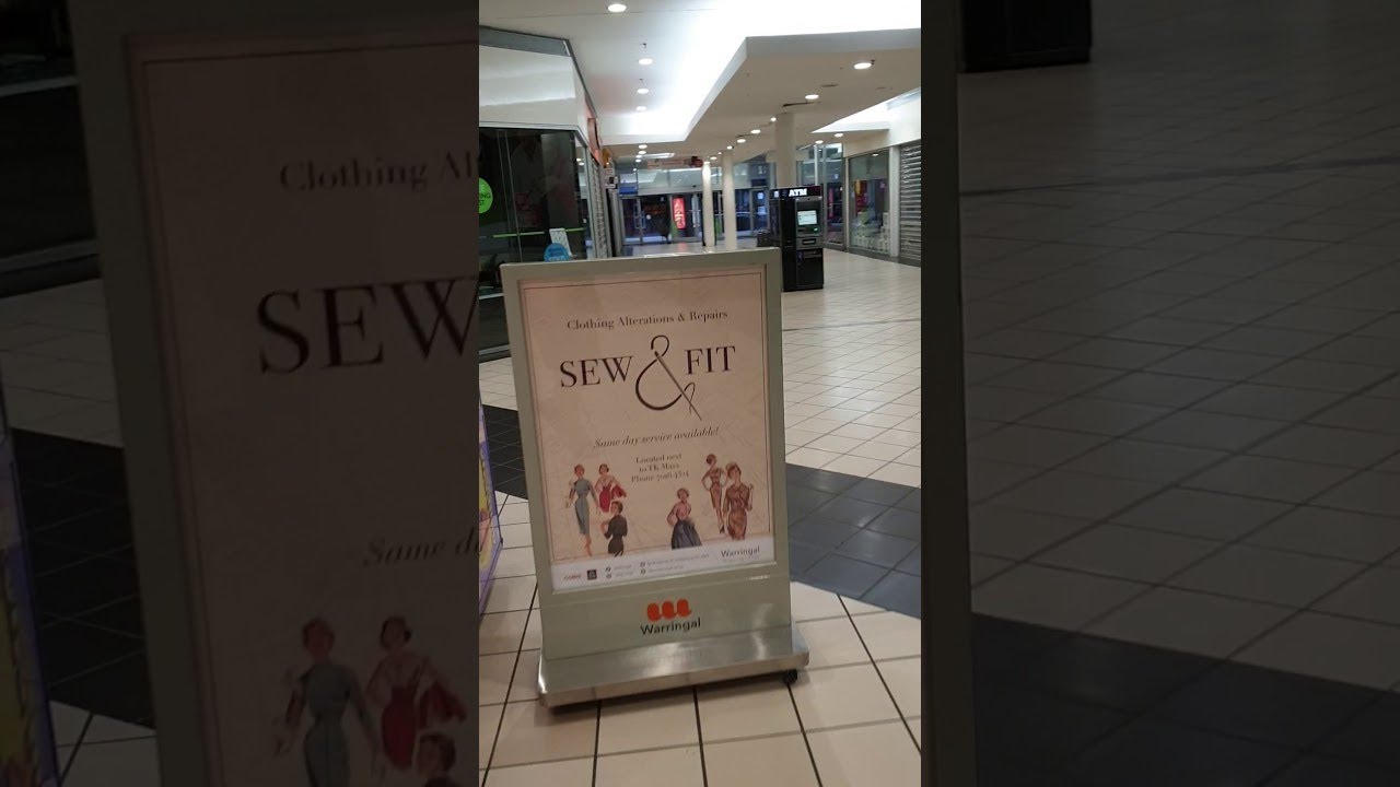 Kangaroo Wanders Shopping Mall || ViralHog - YouTube