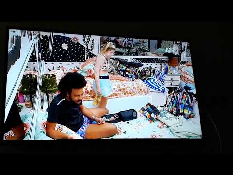 Viih Tub trocando a Calcinha