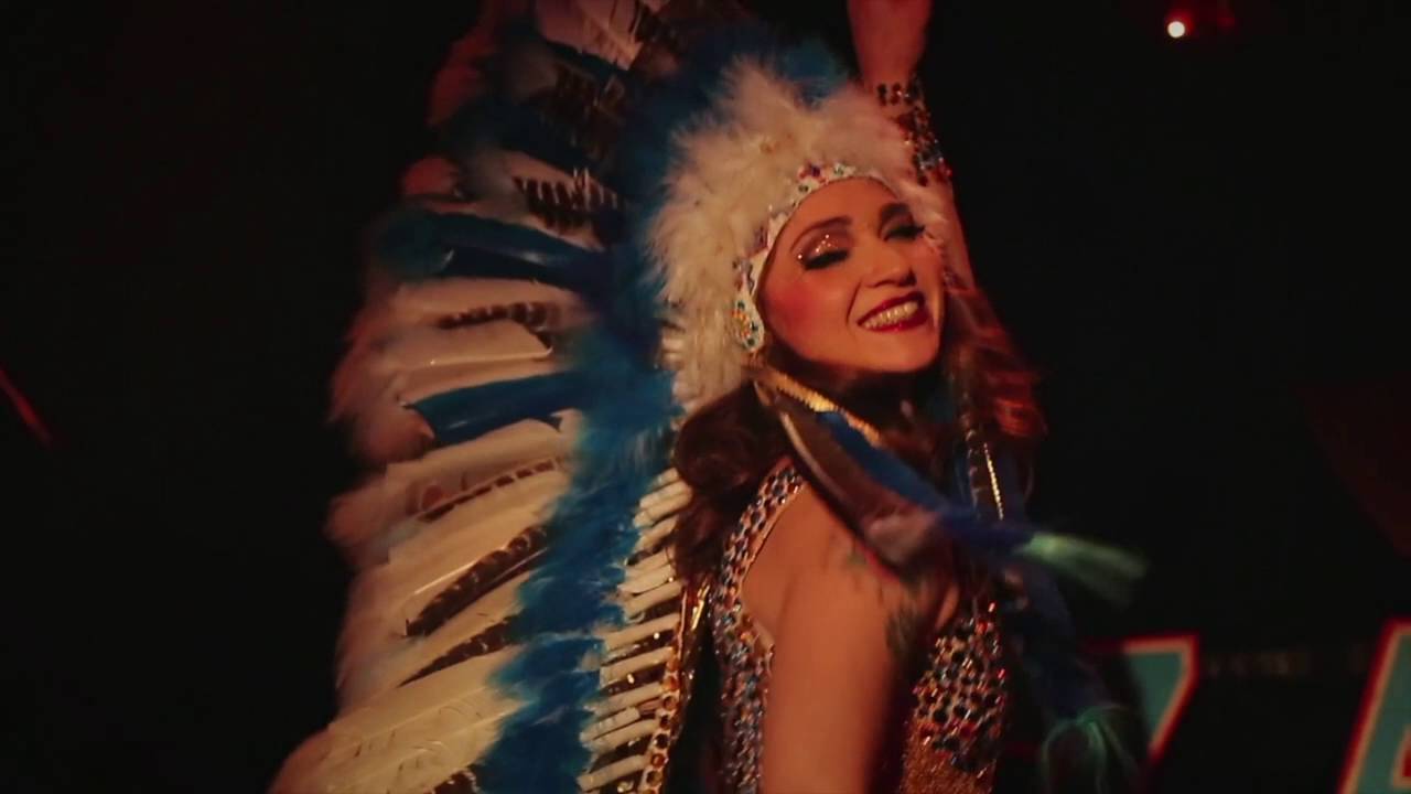 Burlesque Artist Italy - YouTube