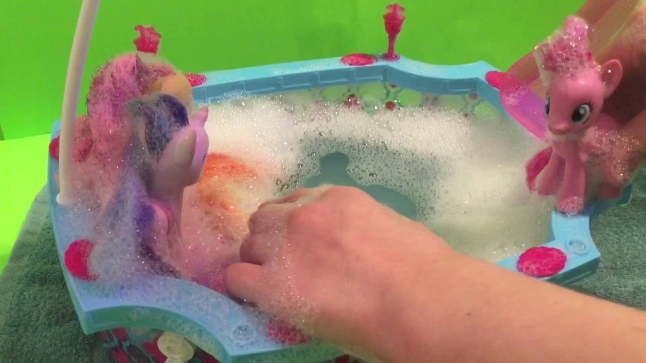 New Swimming Pool!! Ponies have a bubble pool party!!!! - YouTube