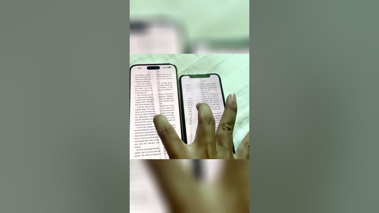Apple Books Curl on iOS 16 vs iOS 14 🤓 - YouTube