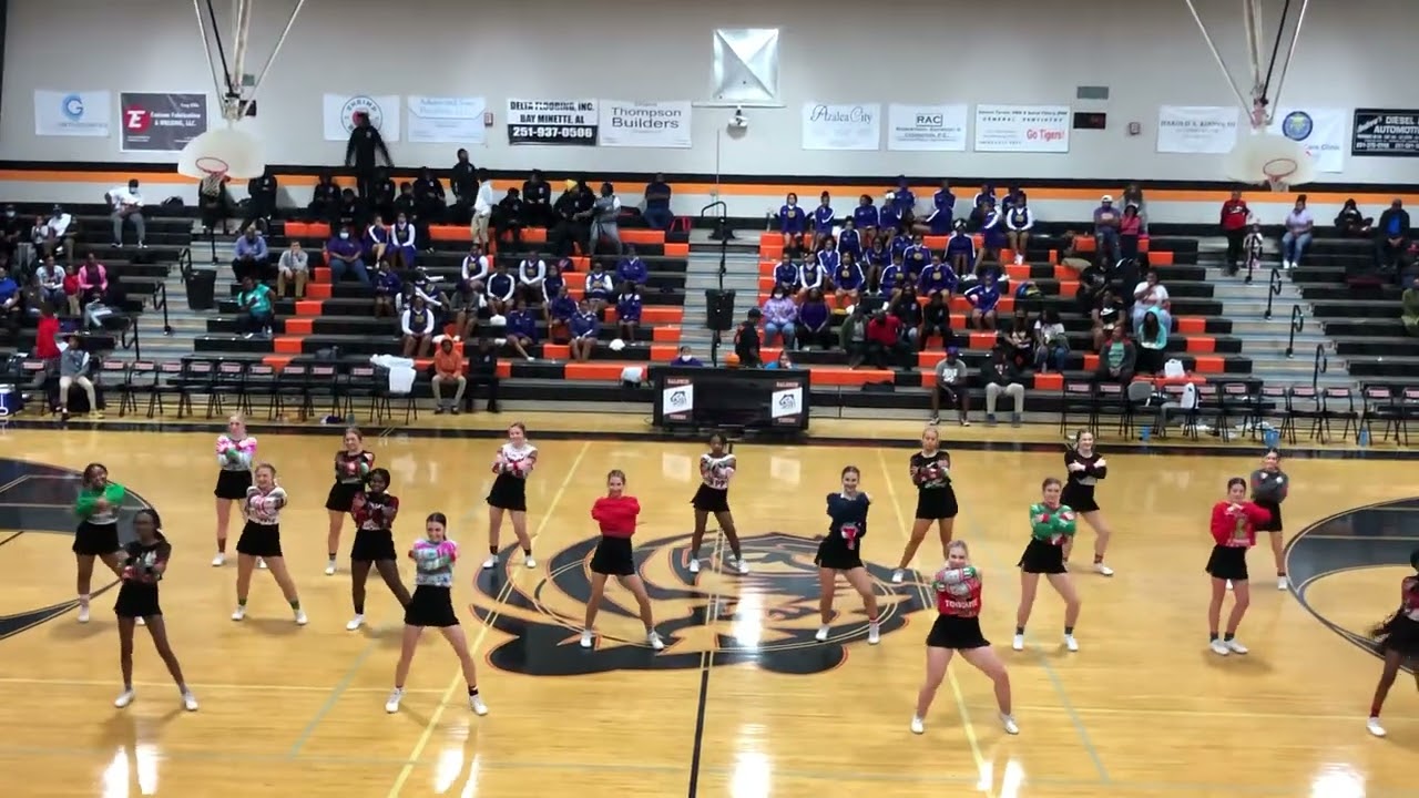 Christmas cheer dance - YouTube