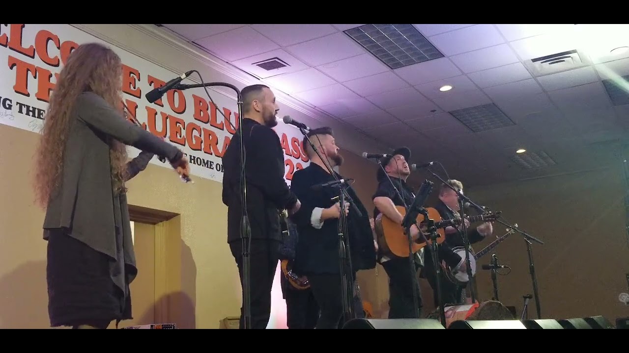 She Don't Know She's Beautiful / The Goodwin Brothers - YouTube