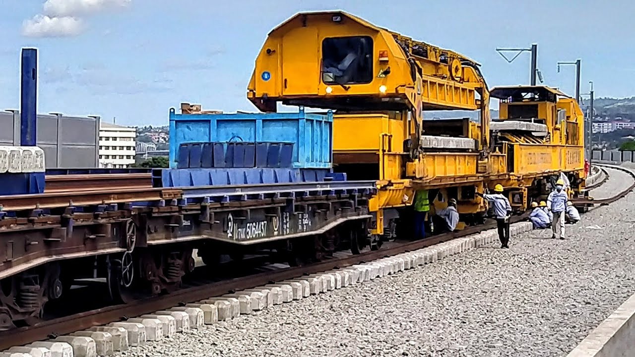 WOW! Modern Bullet Train Construction with CPG500 - YouTube
