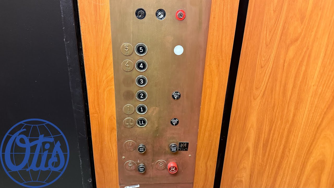 Otis Lexan Traction North Elevators at 105 S York St. Elmhurst, IL ...