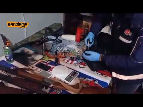 Bandırma'da Operasyonda 3 Kişi Yakalandı, 1 Kişi Firari | Operasyona Ait Görüntüler | Bandirma.com