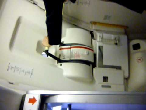 Air France Regional E190 Door Opening - YouTube