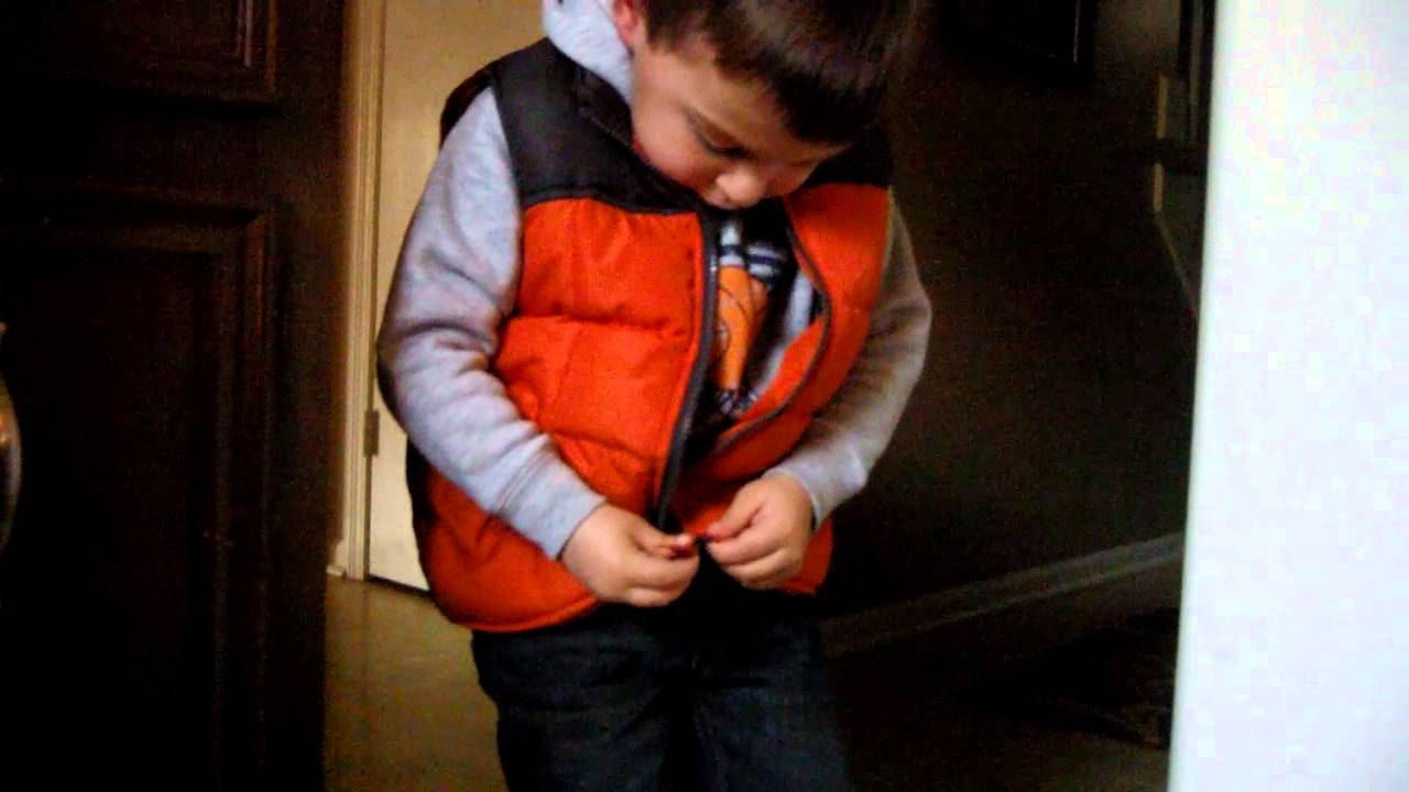 He learned to zip!!! ( age 3) - YouTube