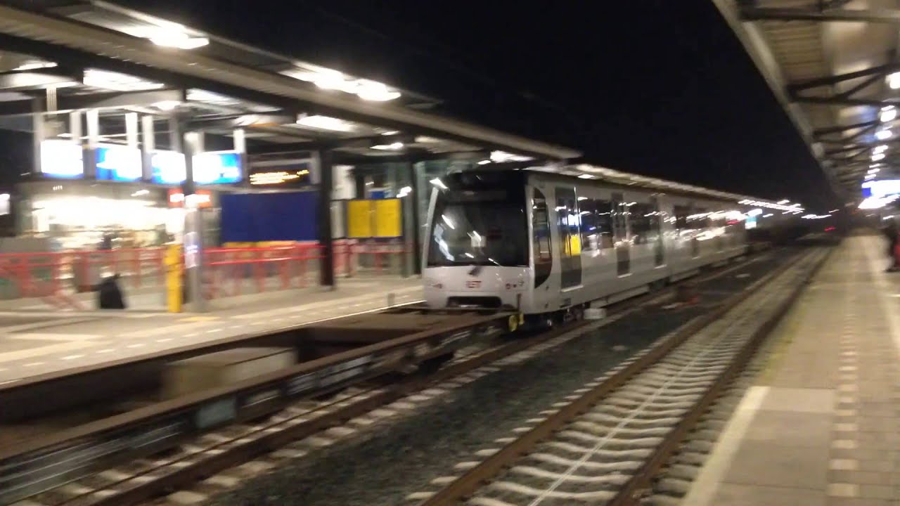Eerste Hoekse Lijn metro in de Randstad - YouTube