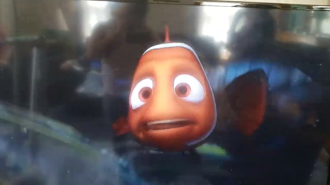 Finding Nemo Keep Swimming Russian - YouTube