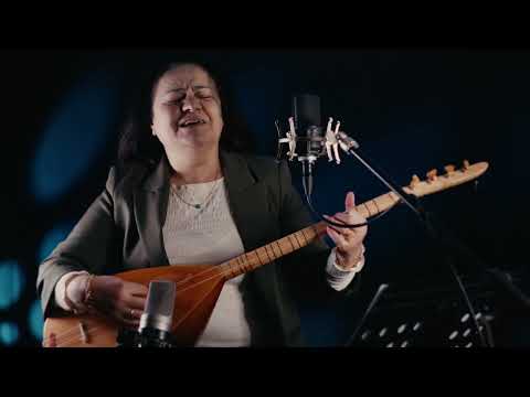 Hergül Özüdoğru - Bizim Köyler (Canlı Performans)