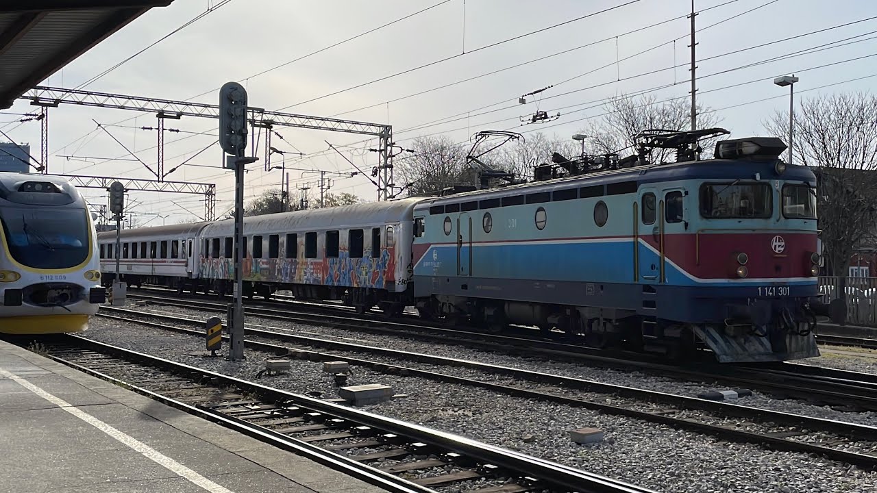 HŽPP 1141 301 kao vozna i 2132 326 na štoku vuku 9 starih HŽPP vagona ...