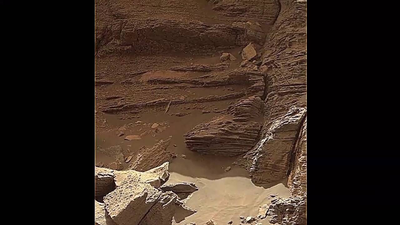 NASA Unknowingly Released Photo Of Alien Crab On Mars - YouTube
