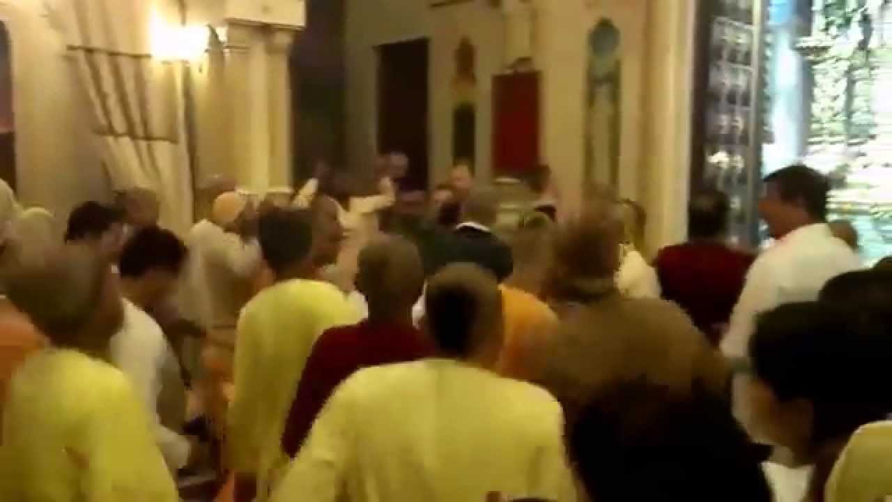 ENTHUSIASTIC DEVOTEES OF ISKCON GROUP - YouTube