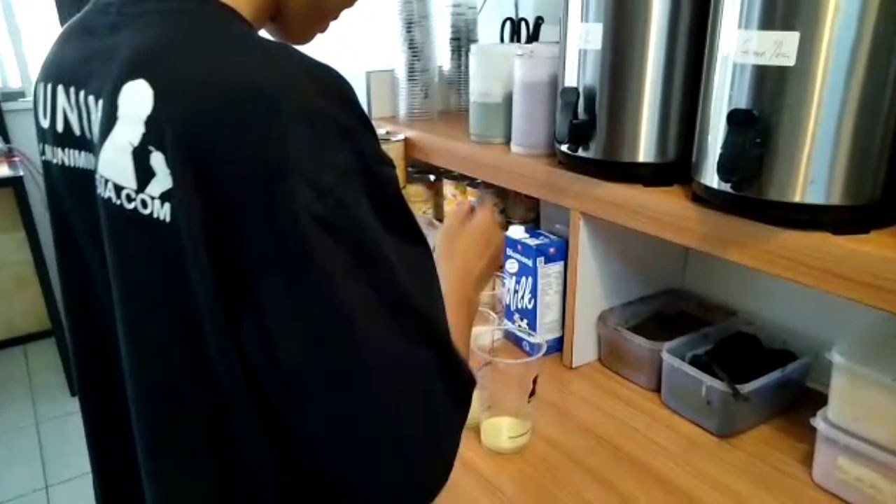 Proses pembuatan milk shake - YouTube