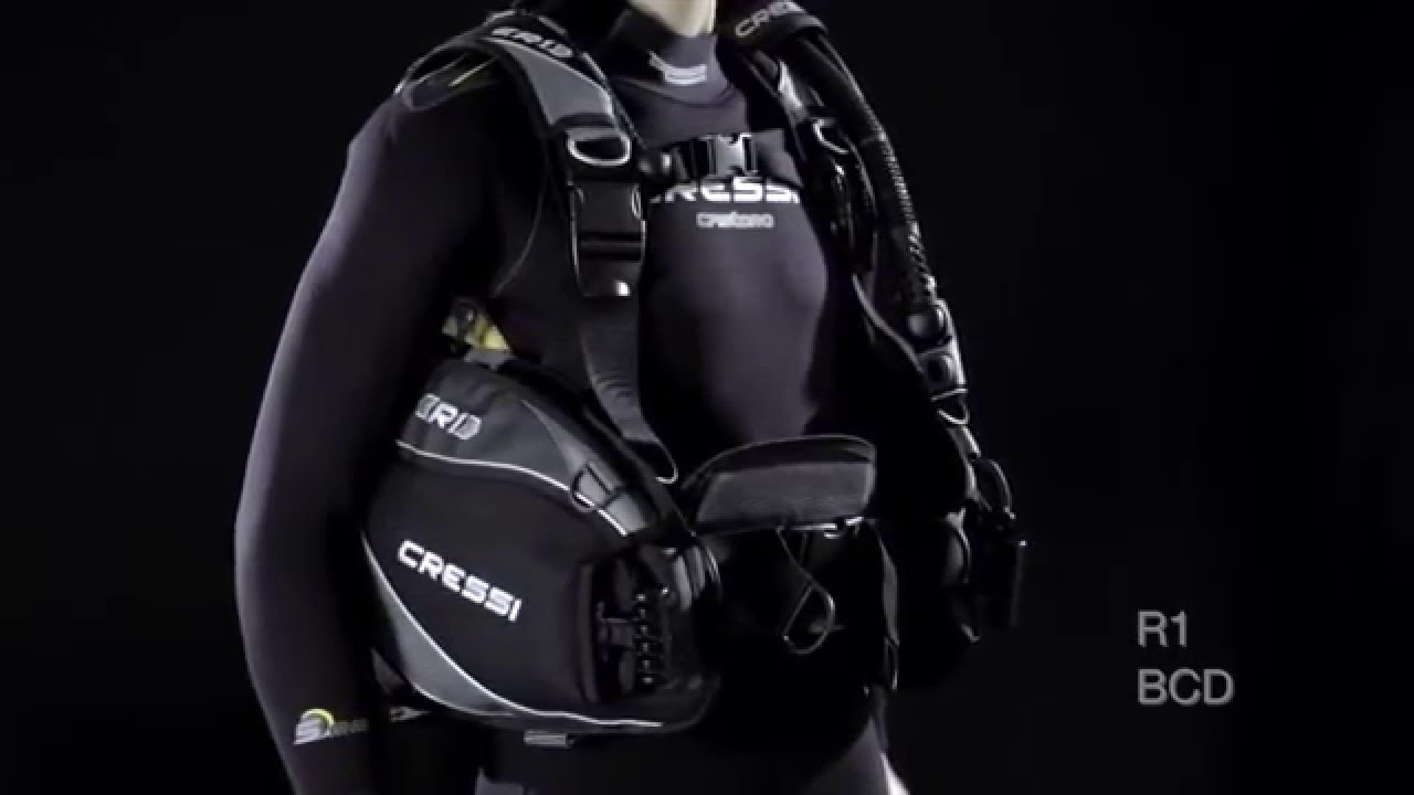 Cressi R1 Weight Integrated BCD Review - LeisurePro - YouTube