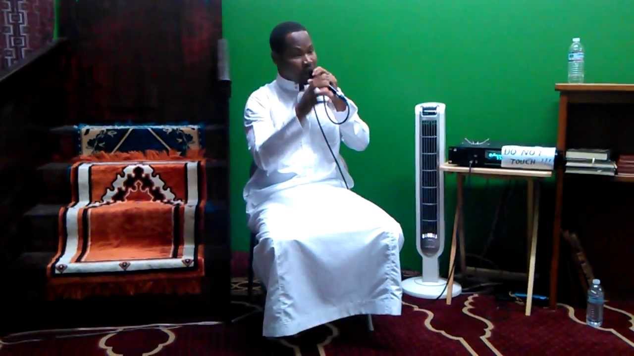 Moctar Belem in masjid al Firdaus. Surat lukman - YouTube