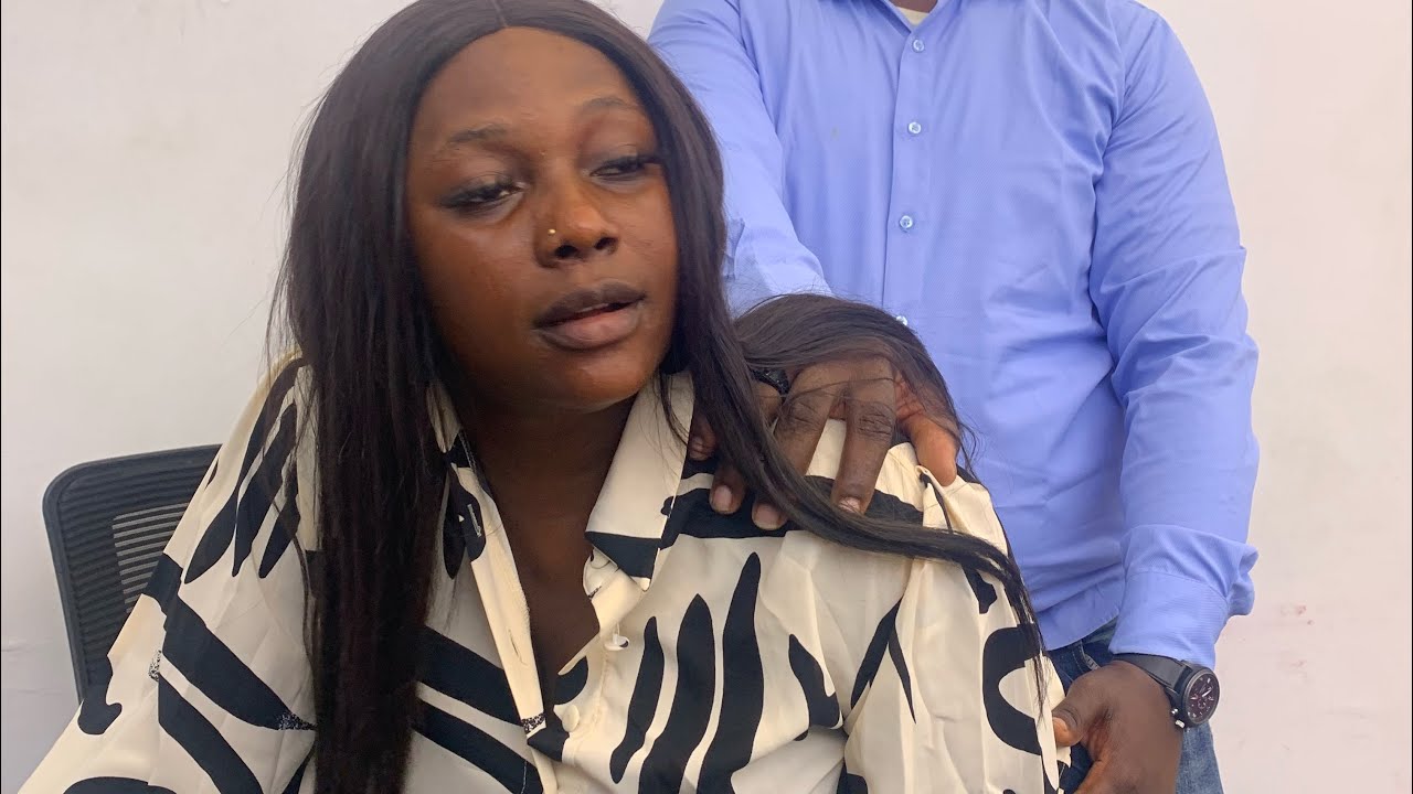 Knacking in the office - YouTube