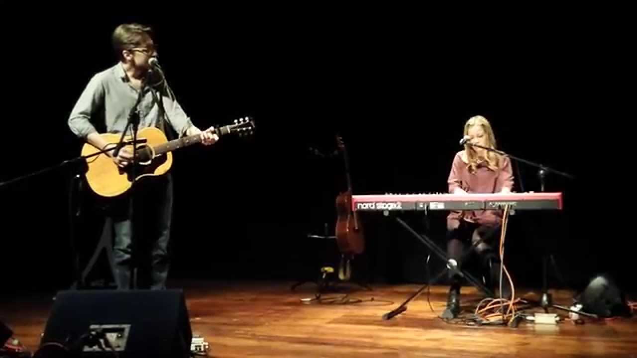 Hayward Williams & Alice Pisano - Helpless Hands (Live) - YouTube