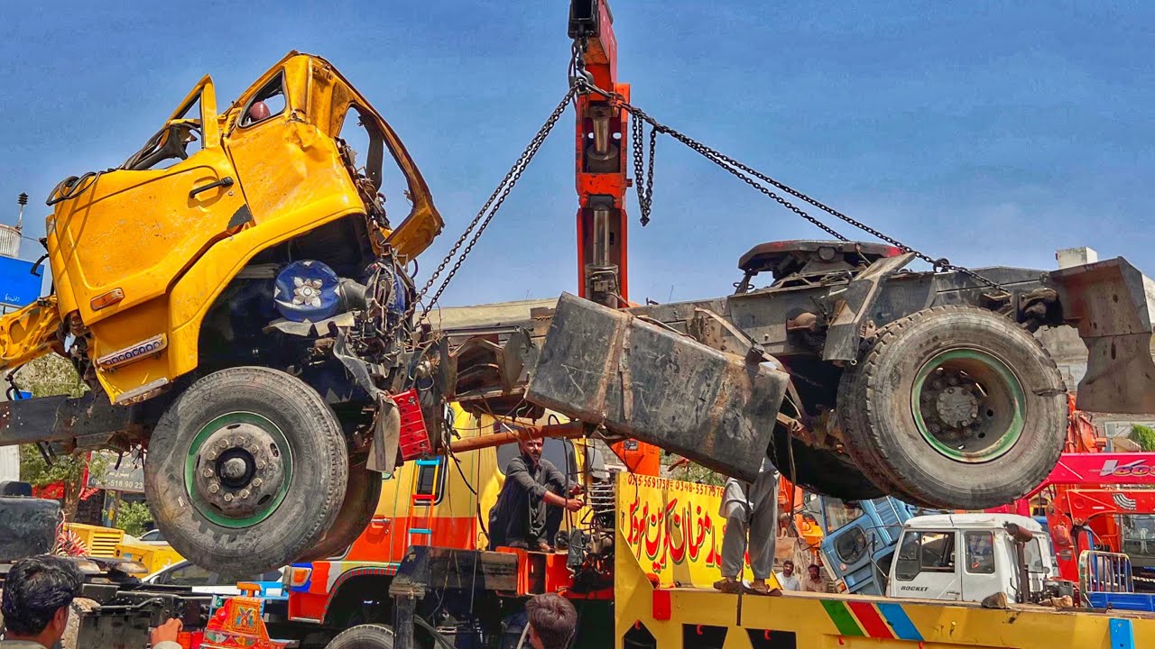 Incredible Rebuilding Of Extreme Rusty Abandoned UD Truck | Restoration ...