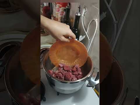 DÜDÜKLÜ TENCEREDE ETLİ PATATES YEMEĞİ