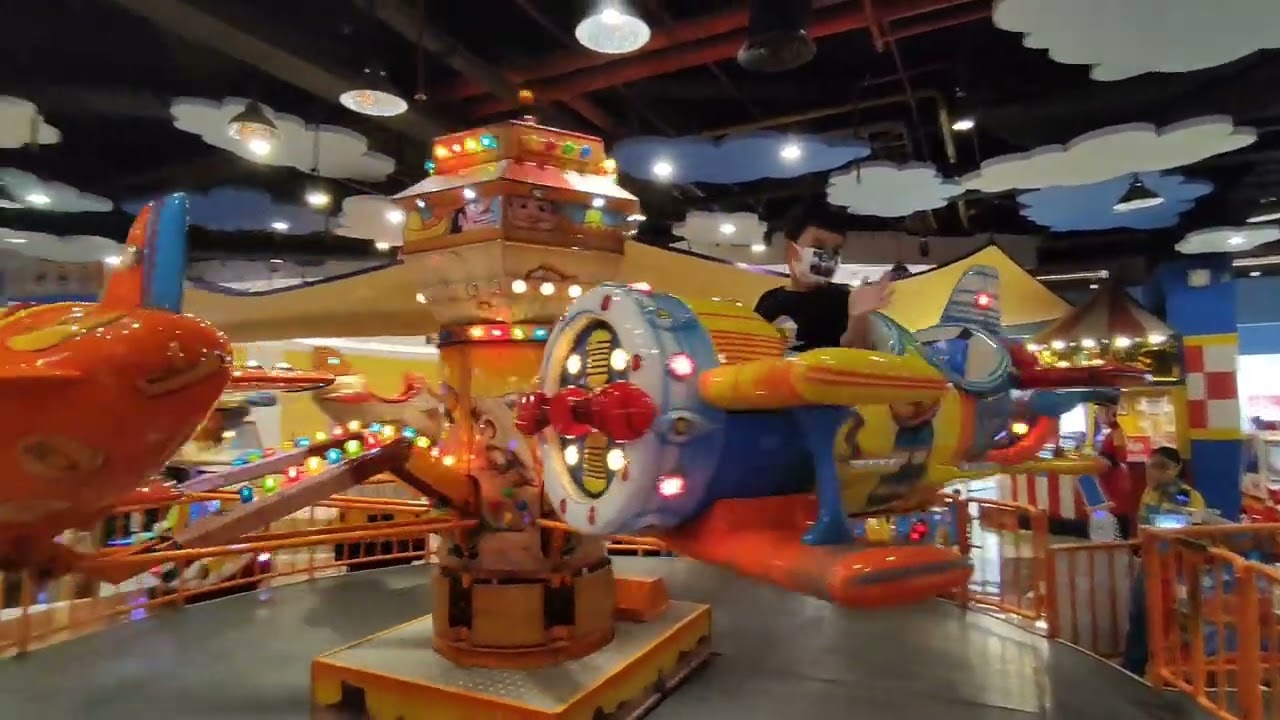 (MOI Land) Fun World, Mall of Indonesia - YouTube