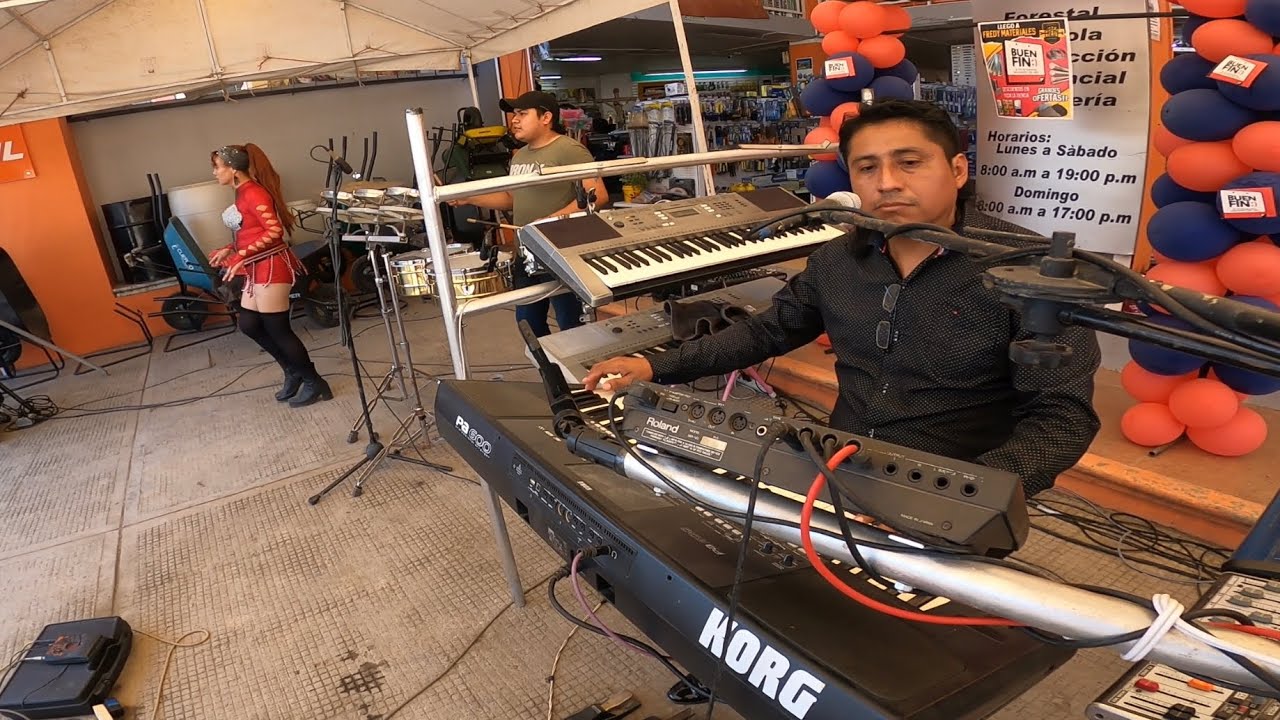 La Garrotera con El Delfín y sus Teclados - YouTube