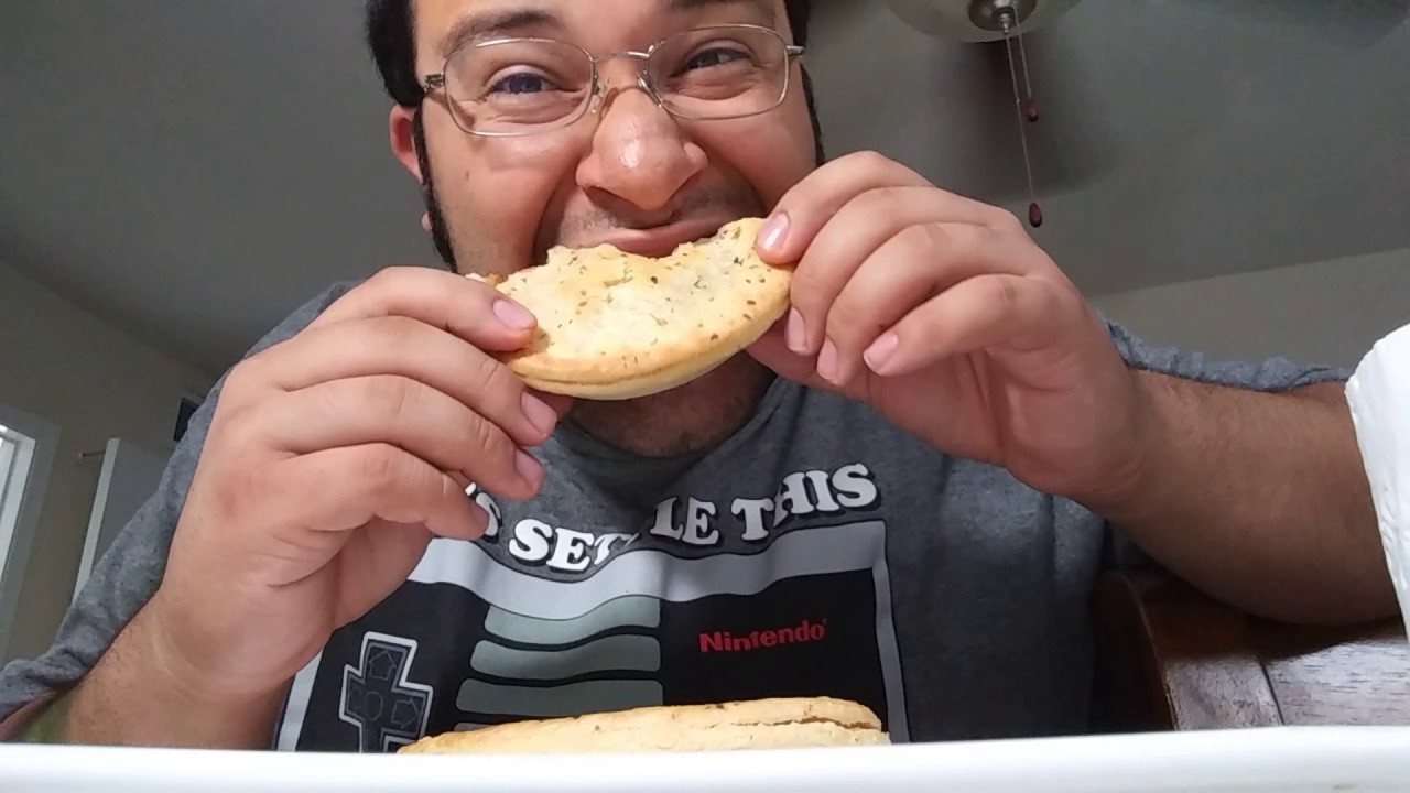 NEW BOOMERANGS HANDHELD AUSSIE PIES - YouTube