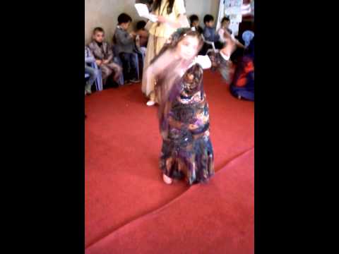 Semkir Kur qesebe Medeniyyet evi reqqase Nermin.