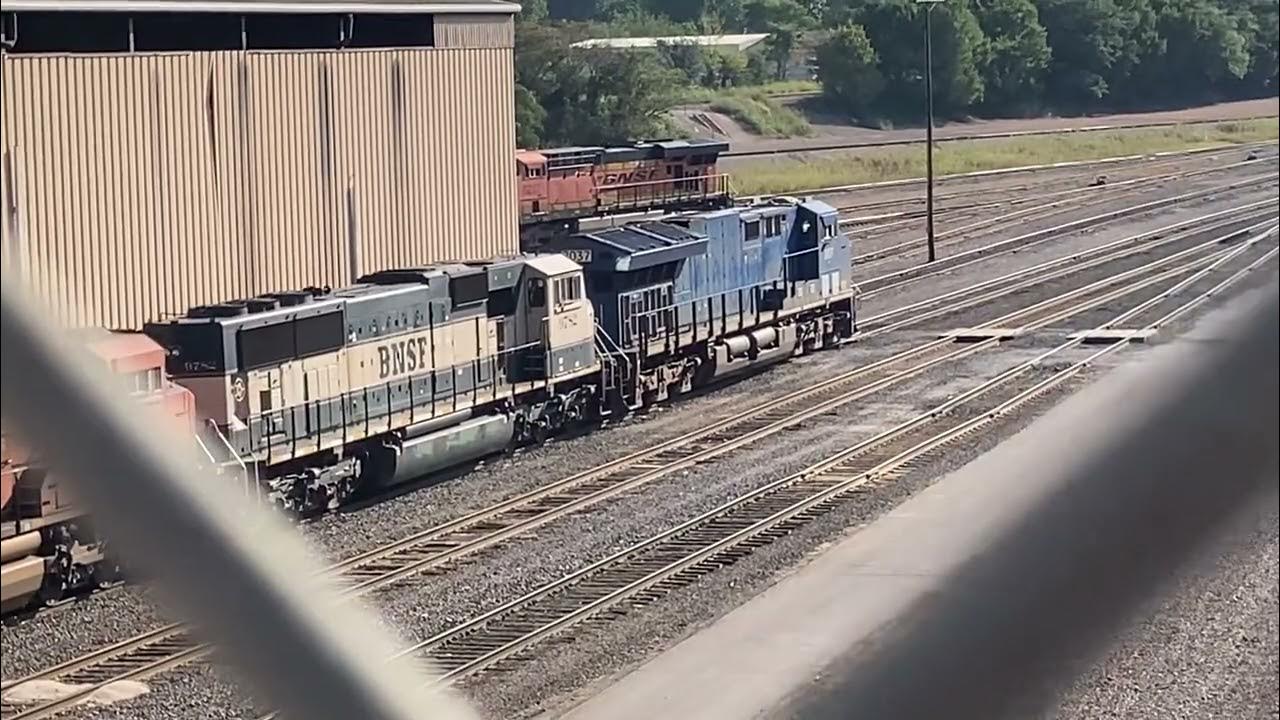 GECX Tier 4 Locomotive Idile’s in the Springfield Missouri Rail yard 9-18-2022 - YouTube